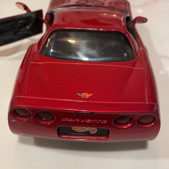 hotwheels | Other | 200 Chevrolet C5 Corvette Hot Wheels 18 Scale ...